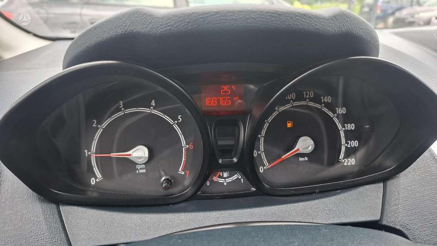 Melns Ford Fiesta 2012 Kauņa, ar dzinēja tilpumu 1.30 L un nobraukumu 168 tūkst. km par 3650 €, foto 13 vietnē AUTOMOTO.COM.LV