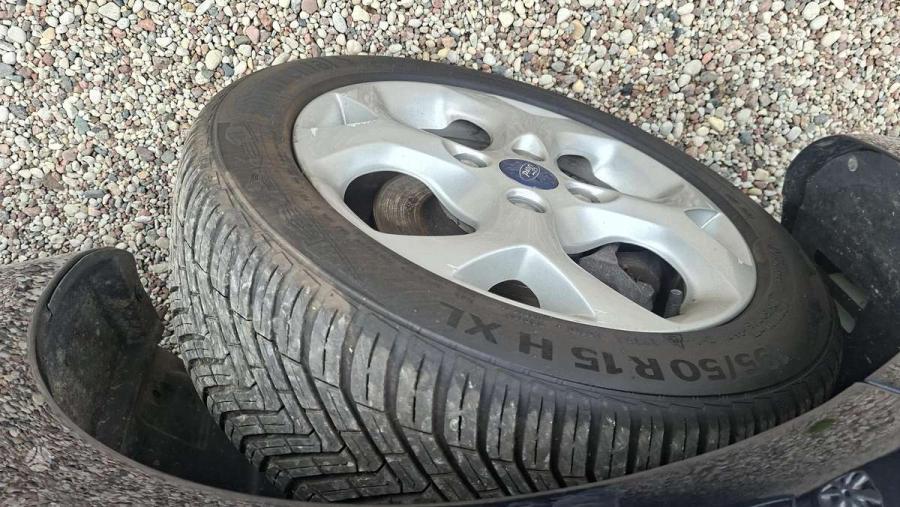 Melns Ford Fiesta 2012 Kauņa, ar dzinēja tilpumu 1.30 L un nobraukumu 168 tūkst. km par 3650 €, foto 19 vietnē AUTOMOTO.COM.LV