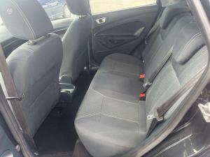 Black Ford Fiesta 2012 in Ukmerge, with an engine capacity of 1.40 L and mileage of 250 thousand km for 2350 €, photo 6 on AUTOMOTO.COM.LV