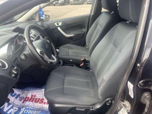 Black Ford Fiesta 2012 in Ukmerge, with an engine capacity of 1.40 L and mileage of 250 thousand km for 2350 €, photo 8 on AUTOMOTO.COM.LV