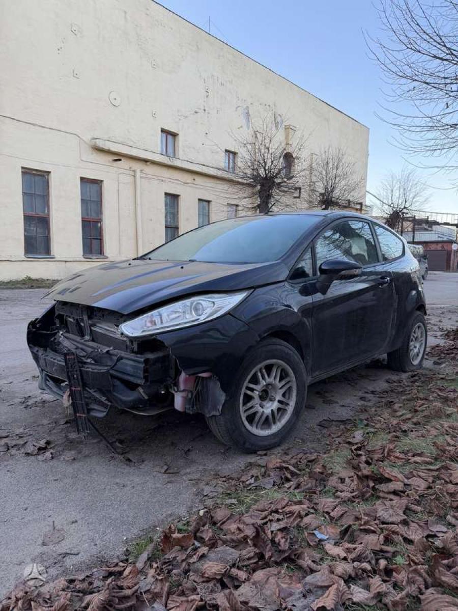 Black Ford Fiesta 2013 in Kaunas, with an engine capacity of 1.60 L and mileage of 240 thousand km for 4000 €, photo 2 on AUTOMOTO.COM.LV