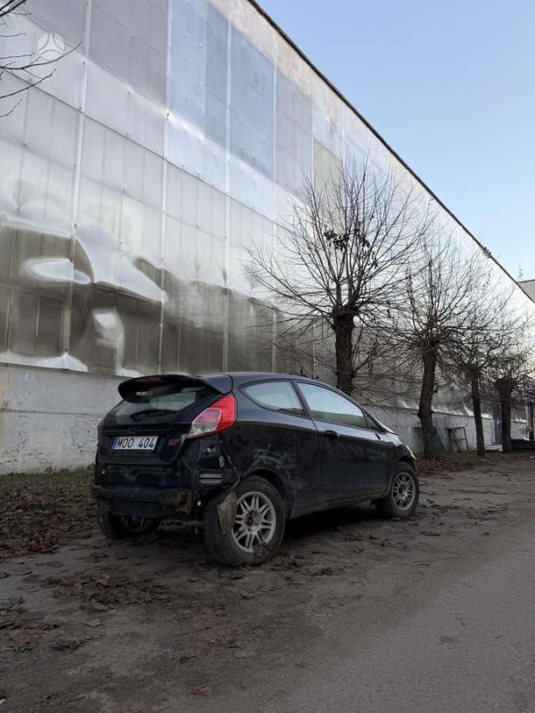 Black Ford Fiesta 2013 in Kaunas, with an engine capacity of 1.60 L and mileage of 240 thousand km for 4000 €, photo 6 on AUTOMOTO.COM.LV