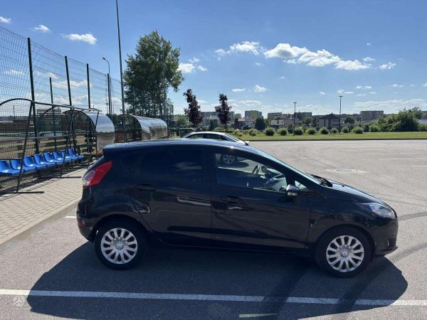 Melns Ford Fiesta 2013 Širvintos, ar dzinēja tilpumu 1.50 L un nobraukumu 246 tūkst. km par 3400 €, foto 3 vietnē AUTOMOTO.COM.LV
