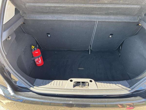 Melns Ford Fiesta 2013 Širvintos, ar dzinēja tilpumu 1.50 L un nobraukumu 246 tūkst. km par 3400 €, foto 9 vietnē AUTOMOTO.COM.LV
