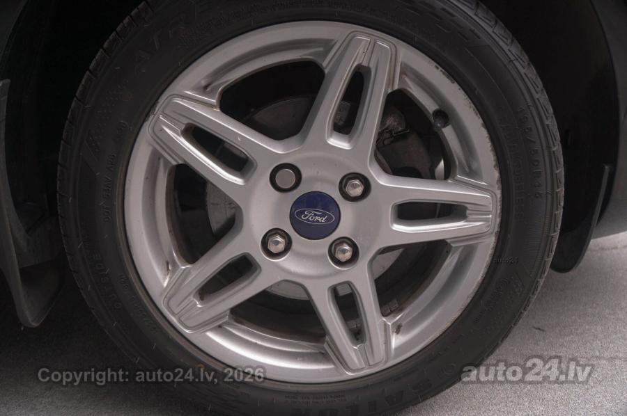 Melns Ford Fiesta 2014 Tallina, ar dzinēja tilpumu 1.20 L un nobraukumu 76 tūkst. km par 5490 €, foto 17 vietnē AUTOMOTO.COM.LV