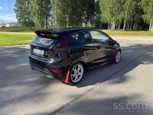 Black Ford Fiesta 2014 in Valmiera, with an engine capacity of 1.50 L and mileage of 367 thousand km for 3550 €, photo 5 on AUTOMOTO.COM.LV