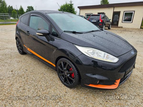 Melns Ford Fiesta 2014 Tartu, ar dzinēja tilpumu 1.60 L un nobraukumu 208 tūkst. km par 5990 €, foto 9 vietnē AUTOMOTO.COM.LV