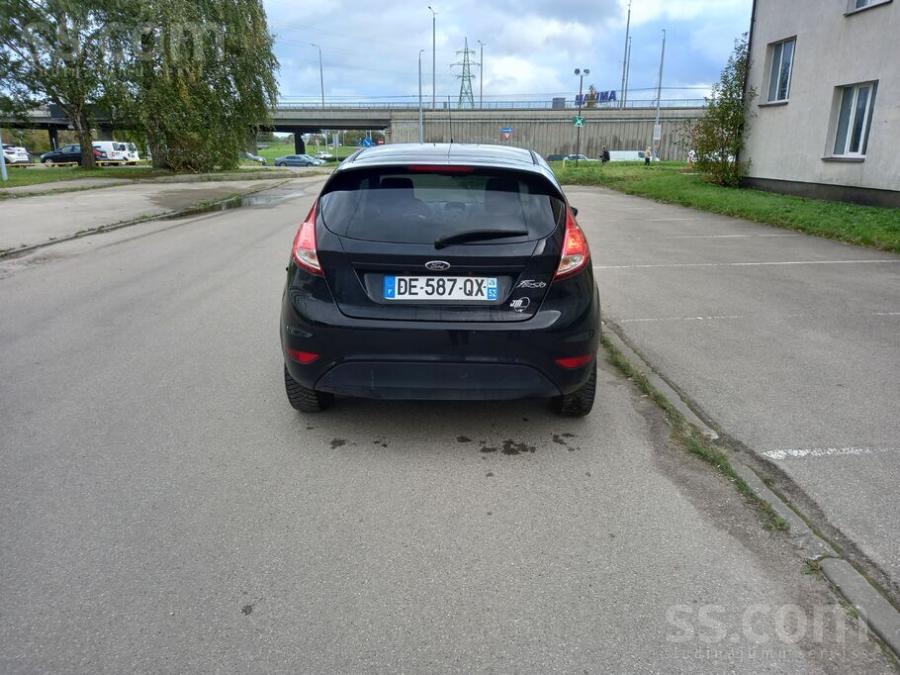 Melns Ford Fiesta 2014 Rīga, ar dzinēja tilpumu 1.50 L un nobraukumu 0 tūkst. km par 4999 €, foto 9 vietnē AUTOMOTO.COM.LV