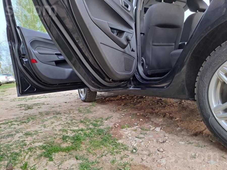 Black Ford Fiesta 2015 in Limbazi, with an engine capacity of 1.00 L and mileage of 115 thousand km for 3500 €, photo 15 on AUTOMOTO.COM.LV