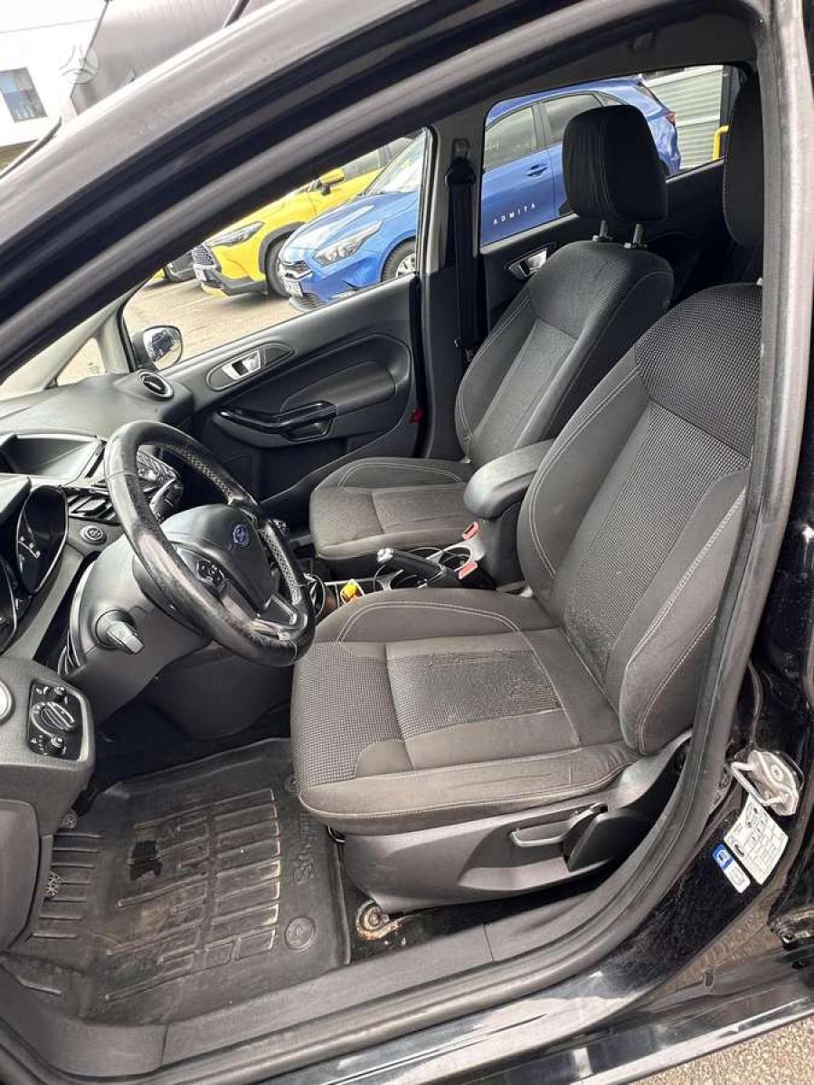Black Ford Fiesta 2015 in Vilnius, with an engine capacity of 1.50 L and mileage of 262 thousand km for 2200 €, photo 11 on AUTOMOTO.COM.LV