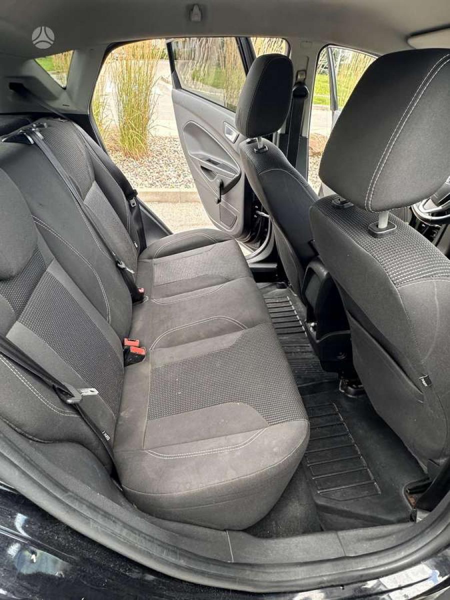 Black Ford Fiesta 2015 in Vilnius, with an engine capacity of 1.50 L and mileage of 262 thousand km for 2200 €, photo 15 on AUTOMOTO.COM.LV