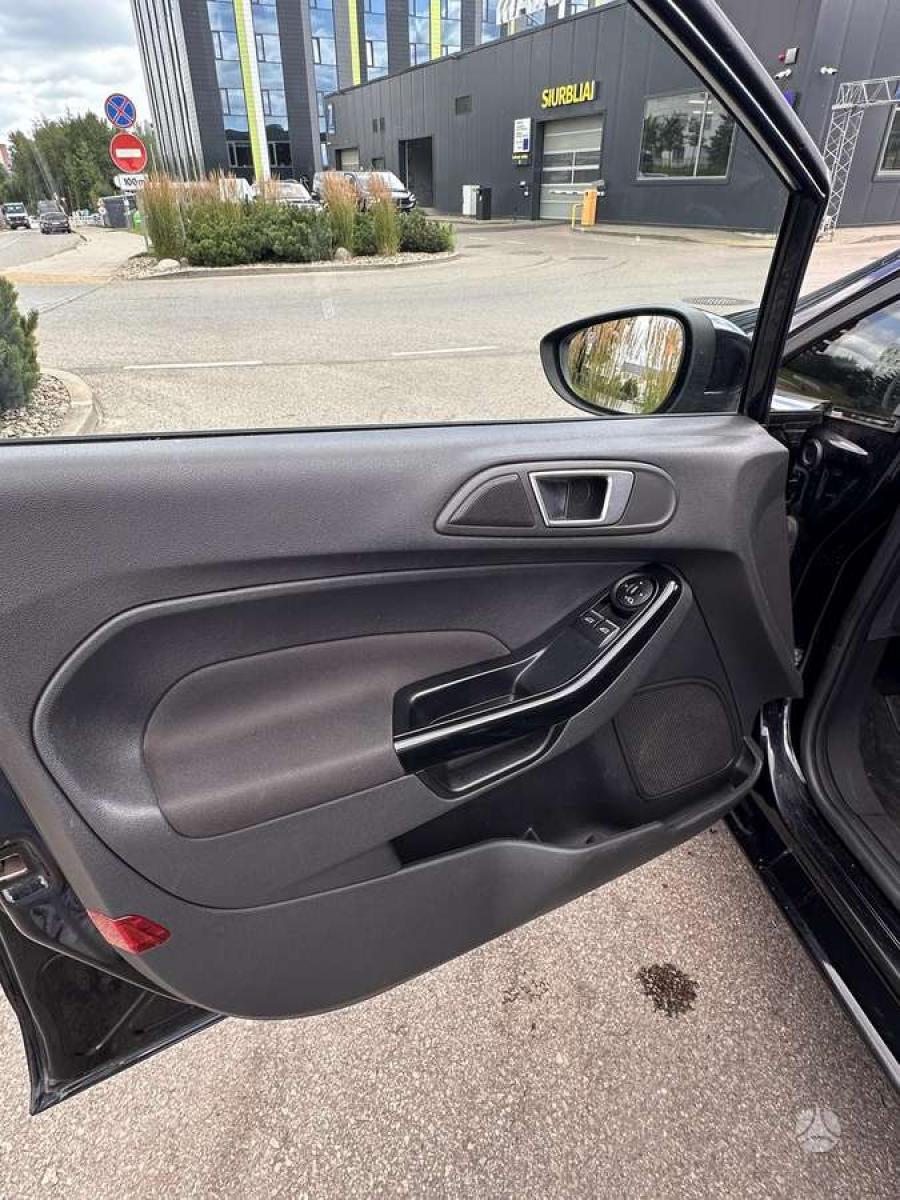 Black Ford Fiesta 2015 in Vilnius, with an engine capacity of 1.50 L and mileage of 262 thousand km for 2200 €, photo 16 on AUTOMOTO.COM.LV