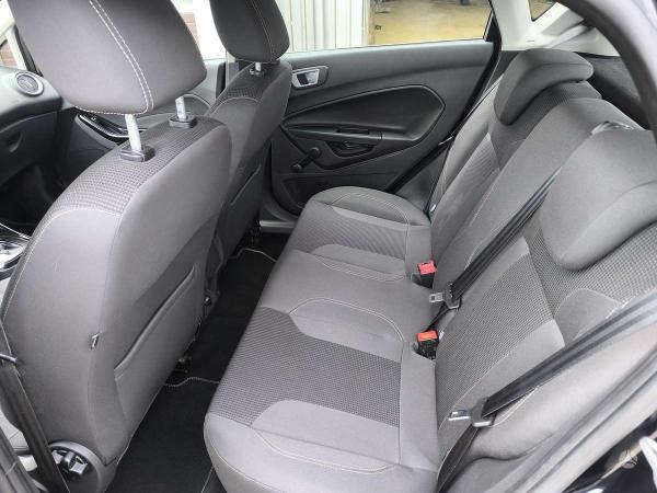 Melns Ford Fiesta 2015 Joniškis, ar dzinēja tilpumu 1.00 L un nobraukumu 390 tūkst. km par 3850 €, foto 8 vietnē AUTOMOTO.COM.LV
