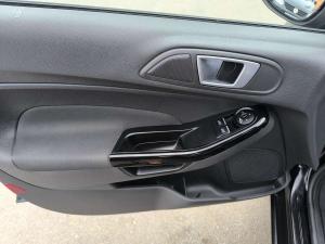 Black Ford Fiesta 2015 in Joniskis, with an engine capacity of 1.00 L and mileage of 390 thousand km for 3850 €, photo 11 on AUTOMOTO.COM.LV