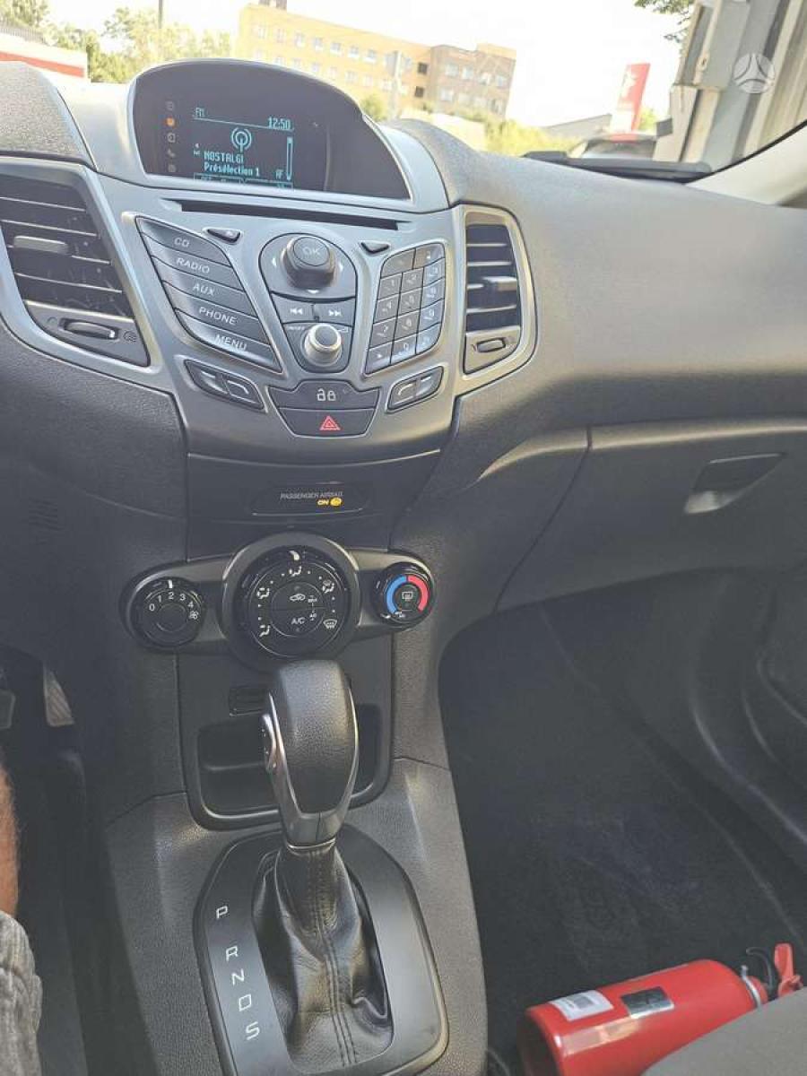 Black Ford Fiesta 2015 in Siauliai, with an engine capacity of 1.00 L and mileage of 228 thousand km for 5450 €, photo 20 on AUTOMOTO.COM.LV