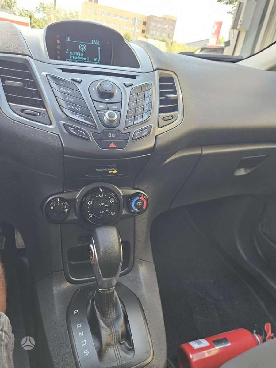 Melns Ford Fiesta 2015 Šauļi, ar dzinēja tilpumu 1.00 L un nobraukumu 228 tūkst. km par 5450 €, foto 18 vietnē AUTOMOTO.COM.LV