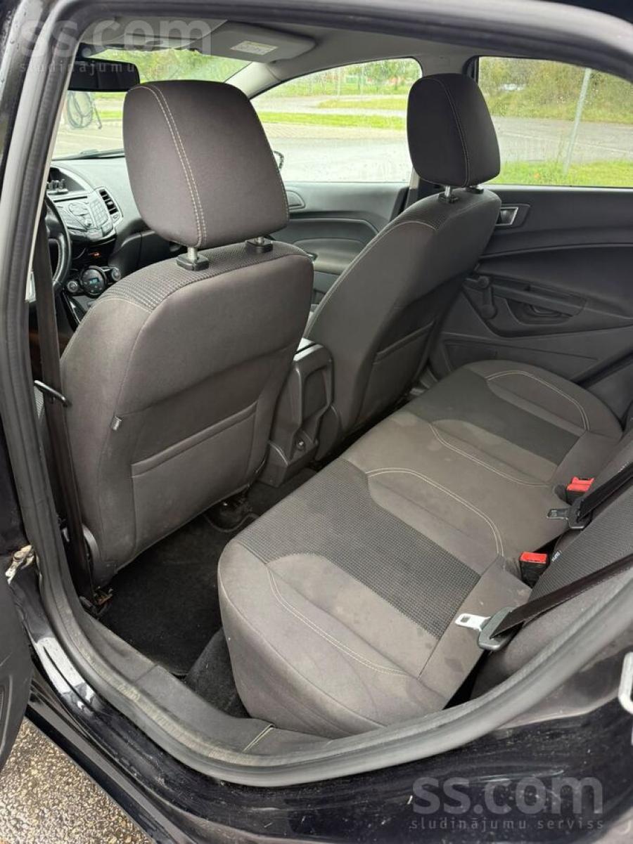 Melns Ford Fiesta 2016 Rīga, ar dzinēja tilpumu 1.00 L un nobraukumu 149 tūkst. km par 3800 €, foto 7 vietnē AUTOMOTO.COM.LV