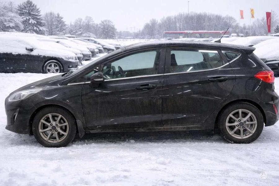 Black Ford Fiesta 2018 in Vilnius, with an engine capacity of 1.00 L and mileage of 118 thousand km for 5100 €, photo 2 on AUTOMOTO.COM.LV