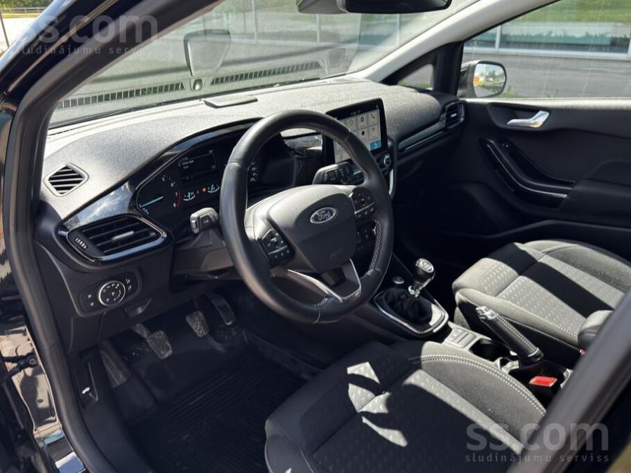Black Ford Fiesta 2018 in Rezekne, with an engine capacity of 1.00 L and mileage of 119 thousand km for 6200 €, photo 11 on AUTOMOTO.COM.LV