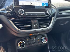 Black Ford Fiesta 2018 in Rezekne, with an engine capacity of 1.00 L and mileage of 119 thousand km for 6200 €, photo 12 on AUTOMOTO.COM.LV