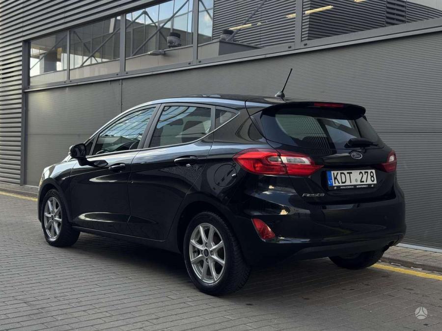 Melns Ford Fiesta 2018 Viļņa, ar dzinēja tilpumu 1.00 L un nobraukumu 130 tūkst. km par 6900 €, foto 3 vietnē AUTOMOTO.COM.LV