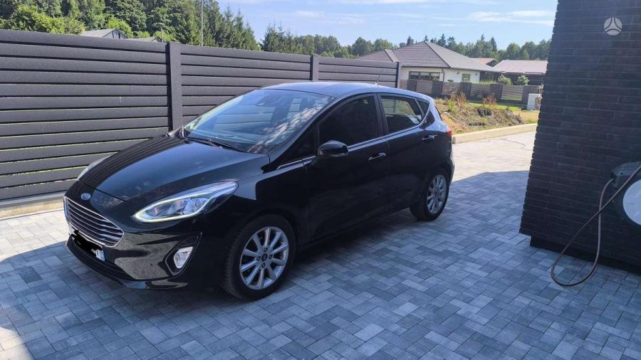 Black Ford Fiesta 2018 in Taurage, with an engine capacity of 1.00 L and mileage of 136 thousand km for 5100 €, photo 3 on AUTOMOTO.COM.LV