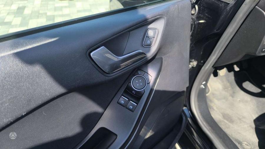 Black Ford Fiesta 2018 in Taurage, with an engine capacity of 1.00 L and mileage of 136 thousand km for 5100 €, photo 12 on AUTOMOTO.COM.LV