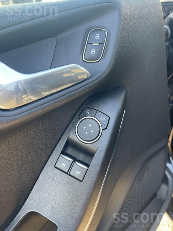 Black Ford Fiesta 2018 in Rezekne, with an engine capacity of 1.00 L and mileage of 120 thousand km for 5650 €, photo 7 on AUTOMOTO.COM.LV
