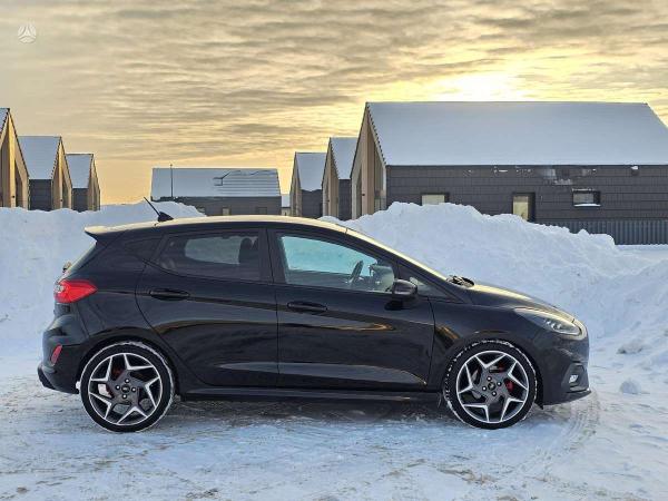 Black Ford Fiesta 2019 in Klaipeda, with an engine capacity of 1.50 L and mileage of 74 thousand km for 13800 €, photo 4 on AUTOMOTO.COM.LV