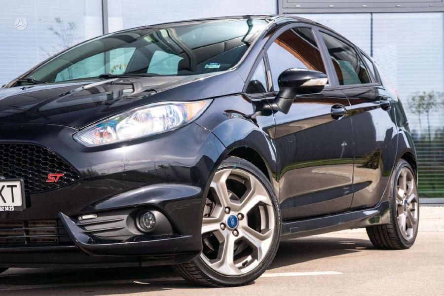 Black Ford Fiesta 2019 in Klaipeda, with an engine capacity of 1.60 L and mileage of 21 thousand km for 12000 €, photo 6 on AUTOMOTO.COM.LV