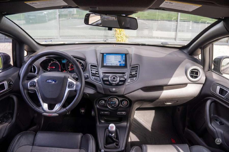 Black Ford Fiesta 2019 in Klaipeda, with an engine capacity of 1.60 L and mileage of 21 thousand km for 12000 €, photo 28 on AUTOMOTO.COM.LV