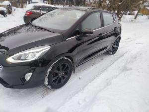 Black Ford Fiesta 2020 in Siauliai, with an engine capacity of 1.00 L and mileage of 114 thousand km for 5750 €, photo 3 on AUTOMOTO.COM.LV
