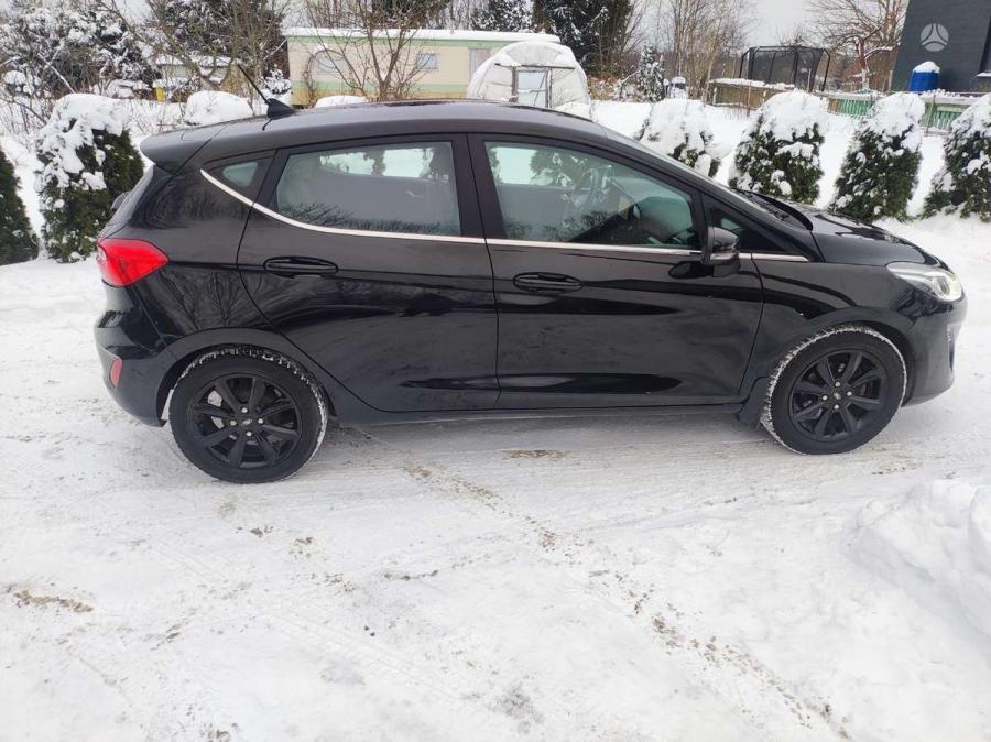 Black Ford Fiesta 2020 in Siauliai, with an engine capacity of 1.00 L and mileage of 114 thousand km for 5750 €, photo 8 on AUTOMOTO.COM.LV