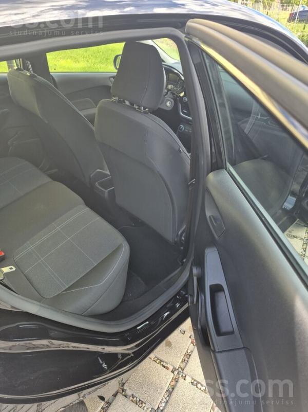 Black Ford Fiesta 2020 in Dobele, with an engine capacity of 1.10 L and mileage of 95 thousand km for 7459 €, photo 9 on AUTOMOTO.COM.LV