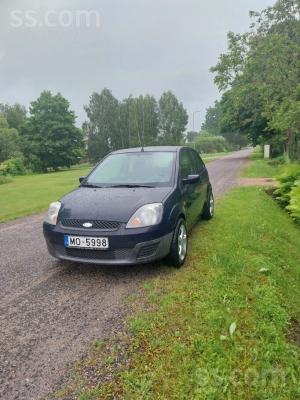 Blue Ford Fiesta 2006 in Kuldiga, with an engine capacity of 1.40 L and mileage of 367 thousand km for 1100 €, photo 4 on AUTOMOTO.COM.LV