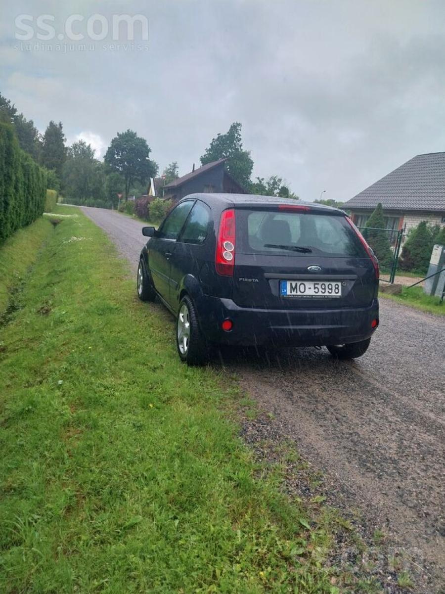 Blue Ford Fiesta 2006 in Kuldiga, with an engine capacity of 1.40 L and mileage of 367 thousand km for 1100 €, photo 5 on AUTOMOTO.COM.LV