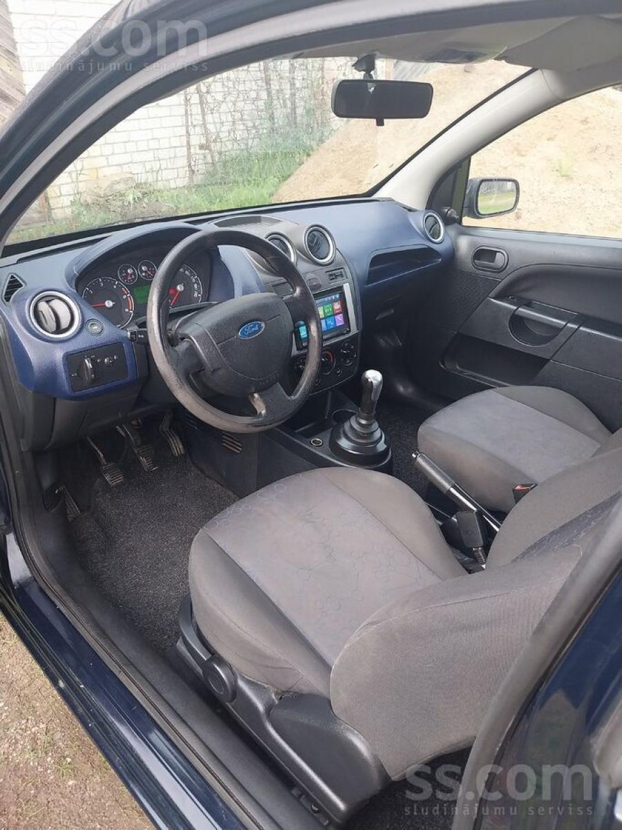Blue Ford Fiesta 2006 in Kuldiga, with an engine capacity of 1.40 L and mileage of 367 thousand km for 1100 €, photo 10 on AUTOMOTO.COM.LV