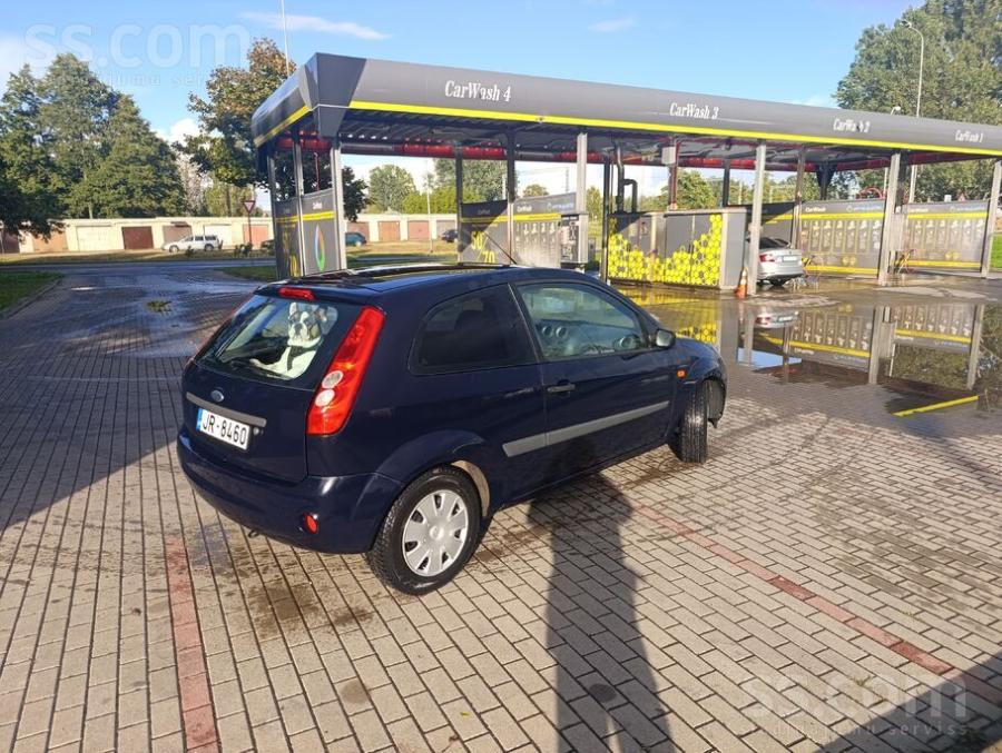 Blue Ford Fiesta 2007 in Riga, with an engine capacity of 1.30 L and mileage of 122 thousand km for 1250 €, photo 5 on AUTOMOTO.COM.LV