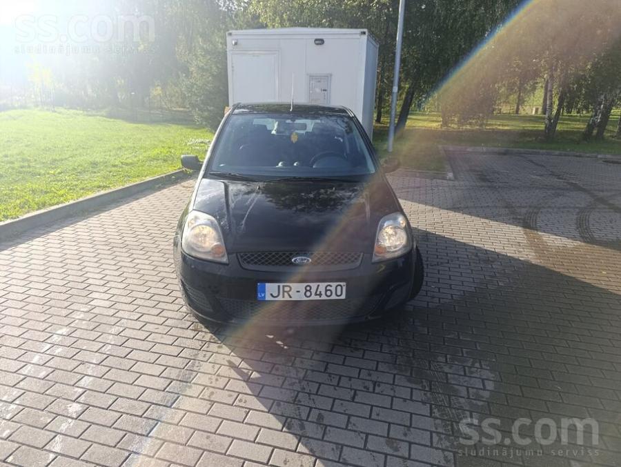 Blue Ford Fiesta 2007 in Riga, with an engine capacity of 1.30 L and mileage of 122 thousand km for 1250 €, photo 6 on AUTOMOTO.COM.LV
