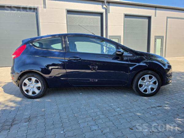 Blue Ford Fiesta 2011 in Liepaja, with an engine capacity of 1.20 L and mileage of 185 thousand km for 3390 €, photo 4 on AUTOMOTO.COM.LV
