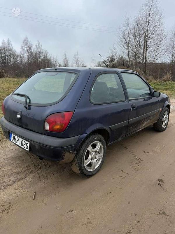 Blue Ford Fiesta 2001 in Vilnius, with an engine capacity of 1.24 L and mileage of 198 thousand km for 250 €, photo 5 on AUTOMOTO.COM.LV