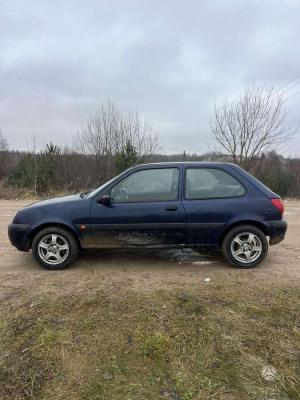 Zils Ford Fiesta 2001 Viļņa, ar dzinēja tilpumu 1.24 L un nobraukumu 180 tūkst. km par 250 €, foto 2 vietnē AUTOMOTO.COM.LV