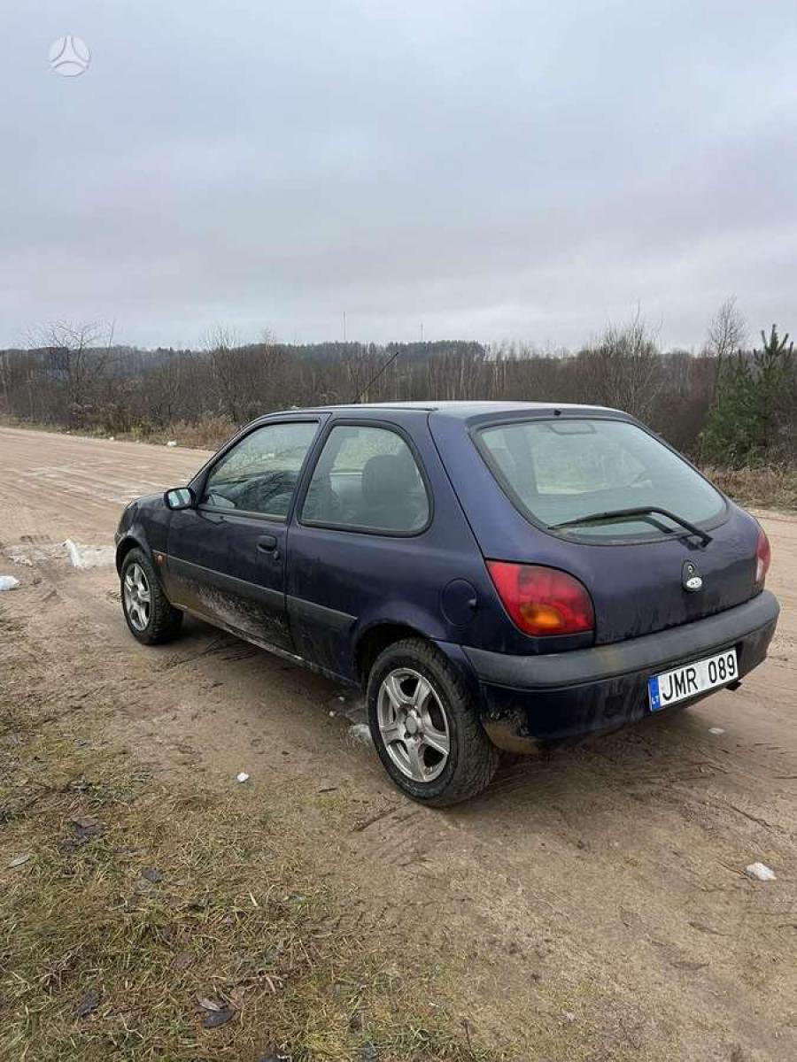Zils Ford Fiesta 2001 Viļņa, ar dzinēja tilpumu 1.24 L un nobraukumu 180 tūkst. km par 250 €, foto 3 vietnē AUTOMOTO.COM.LV