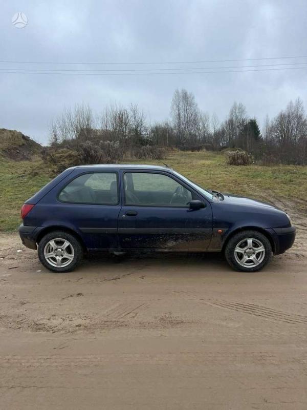 Zils Ford Fiesta 2001 Viļņa, ar dzinēja tilpumu 1.24 L un nobraukumu 180 tūkst. km par 250 €, foto 6 vietnē AUTOMOTO.COM.LV