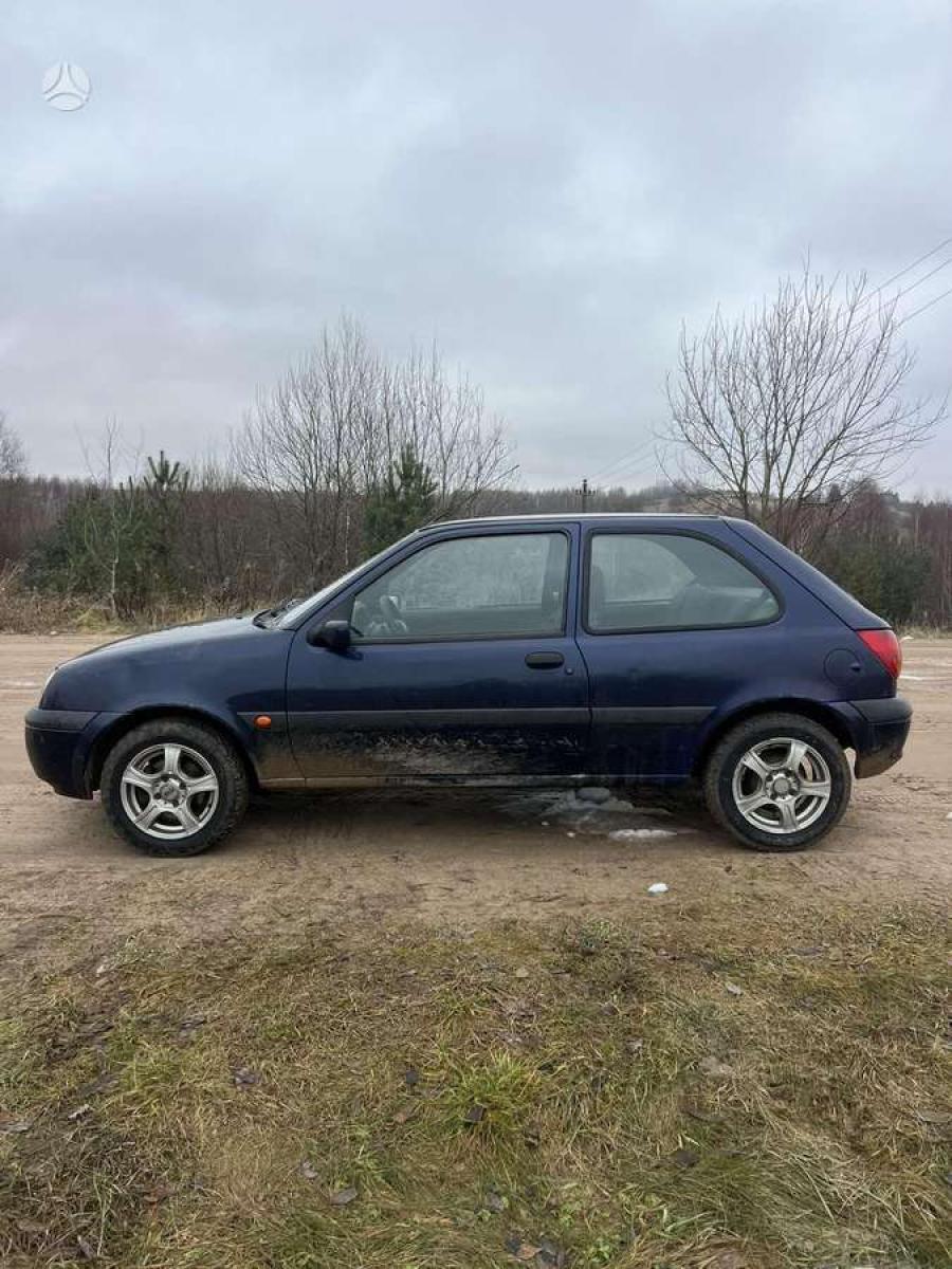 Zils Ford Fiesta 2001 Viļņa, ar dzinēja tilpumu 1.24 L un nobraukumu 180 tūkst. km par 230 €, foto 2 vietnē AUTOMOTO.COM.LV