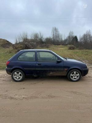 Zils Ford Fiesta 2001 Viļņa, ar dzinēja tilpumu 1.24 L un nobraukumu 180 tūkst. km par 230 €, foto 6 vietnē AUTOMOTO.COM.LV