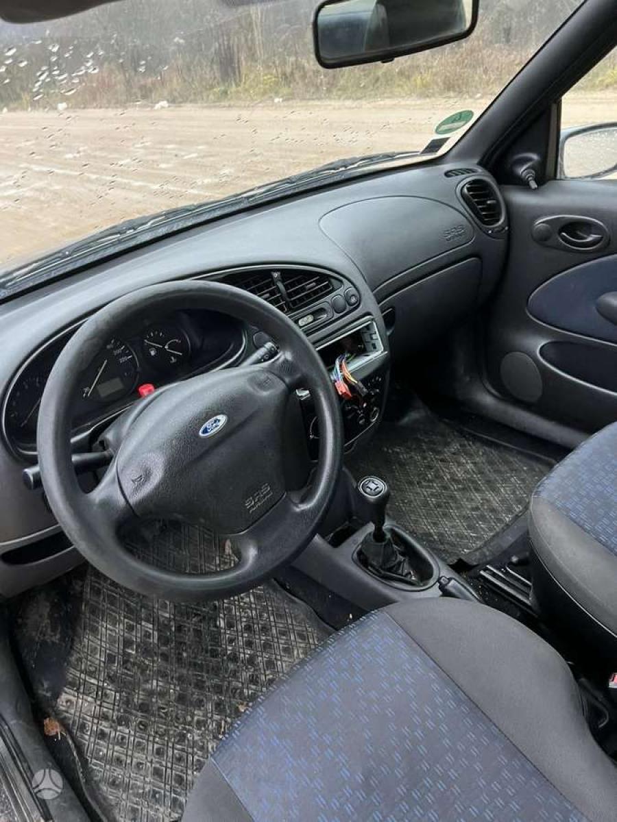 Zils Ford Fiesta 2001 Viļņa, ar dzinēja tilpumu 1.24 L un nobraukumu 180 tūkst. km par 230 €, foto 9 vietnē AUTOMOTO.COM.LV