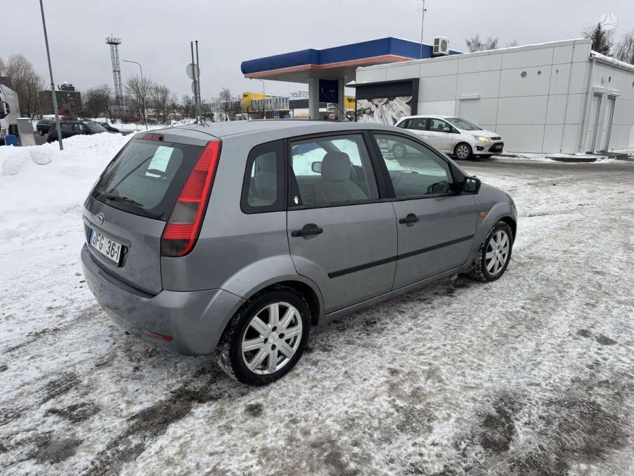 Zils Ford Fiesta 2002 Viļņa, ar dzinēja tilpumu 1.60 L un nobraukumu 288 tūkst. km par 790 €, foto 1 vietnē AUTOMOTO.COM.LV
