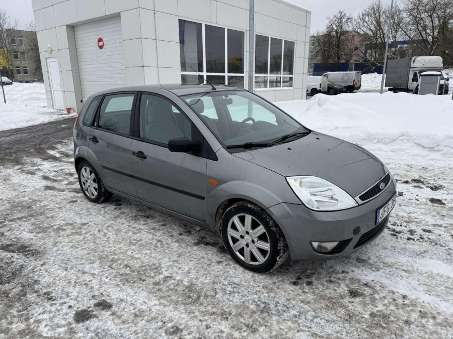 Zils Ford Fiesta 2002 Viļņa, ar dzinēja tilpumu 1.60 L un nobraukumu 288 tūkst. km par 790 €, foto 4 vietnē AUTOMOTO.COM.LV