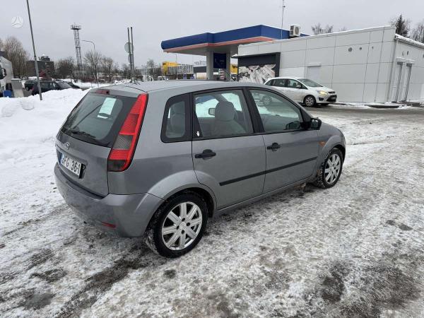 Blue Ford Fiesta 2002 in Ukmerge, with an engine capacity of 1.60 L and mileage of 288 thousand km for 720 €, photo 2 on AUTOMOTO.COM.LV